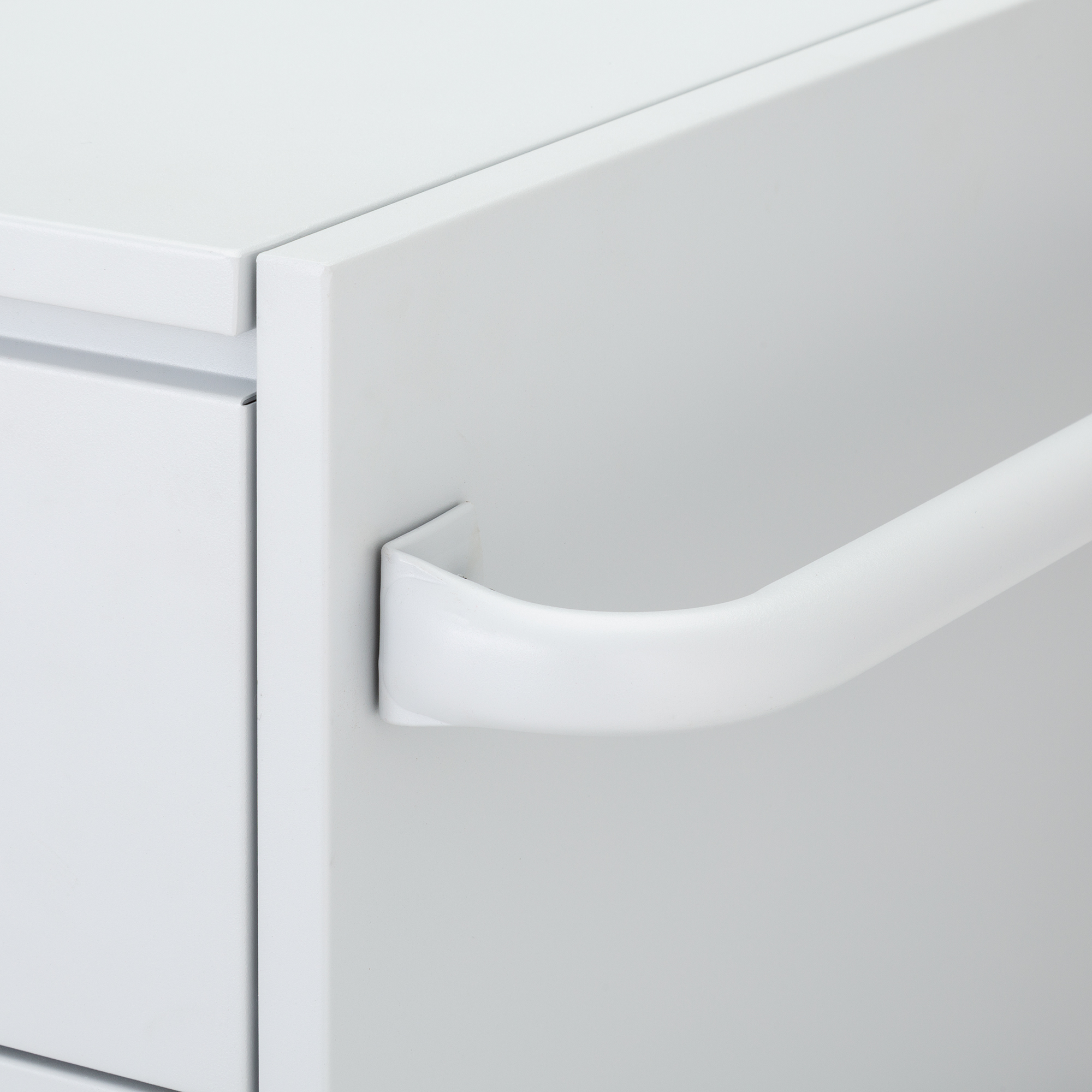 Mobile Teacher Desk | School Outfitters